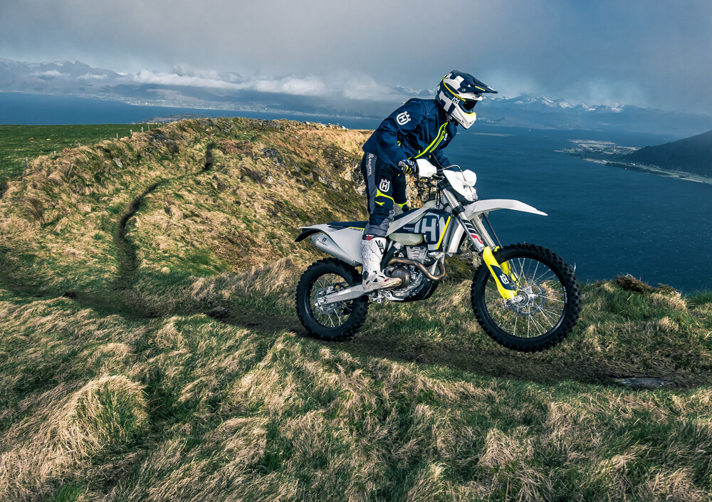 Husqvarna FE 350 (2018), prezzo e scheda tecnica - Moto.it