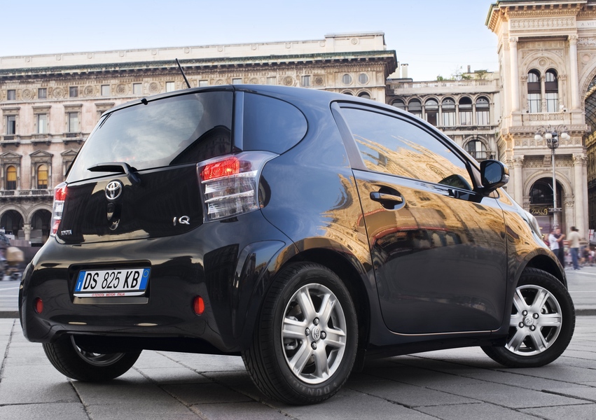 Toyota iQ 1.0 Multidrive Versione Lancio (10/2008 - 06/2009): prezzo e ...