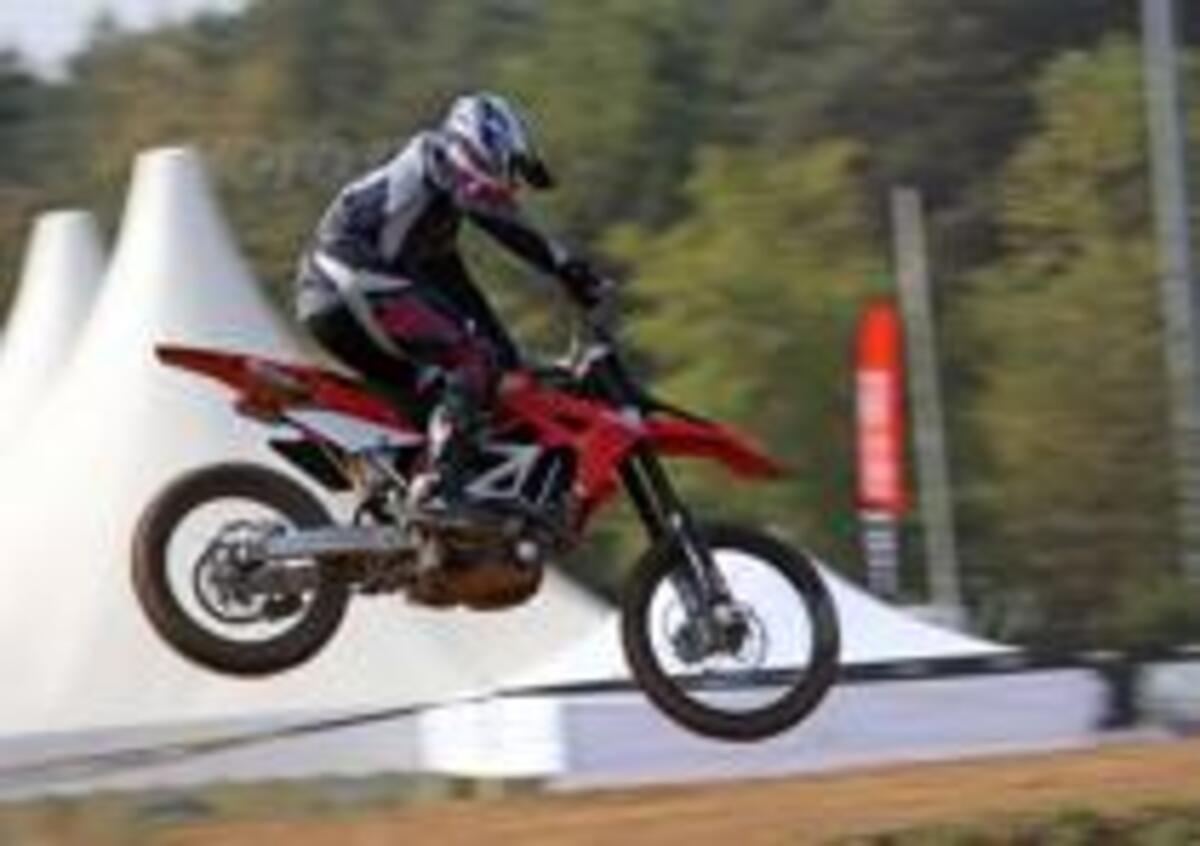 Prova APRILIA MXV 450 - Prove - Moto.it