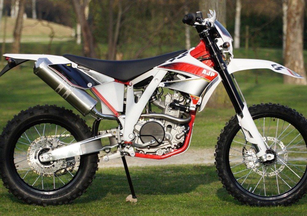 AJP PR5 250 Enduro (201 - 20), prezzo e scheda tecnica - Moto.it