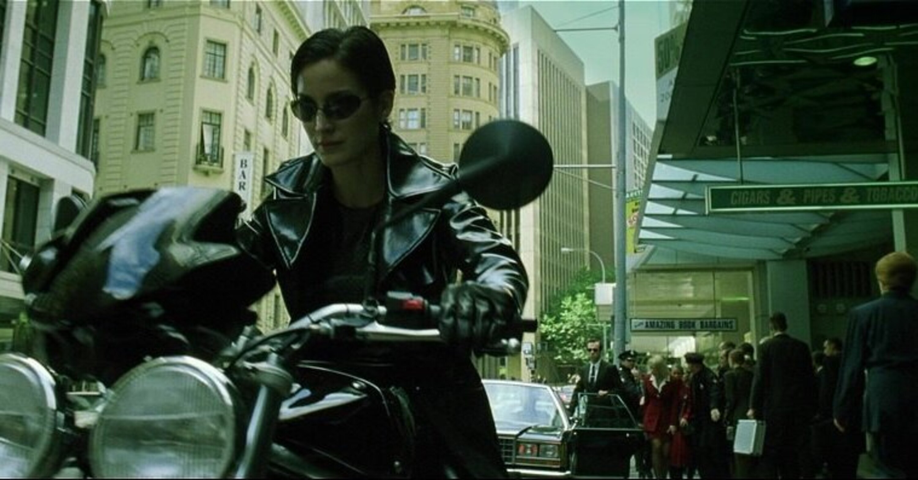 20 anni fa usciva Matrix al cinema - News - Moto.it