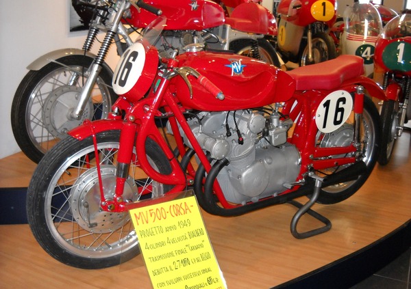 La MV Agusta 500 a 4 cilindri - News - Moto.it