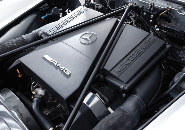 Mercedes-Benz 300 SL AMG: un diavolo che veste vintage - News - Automoto.it
