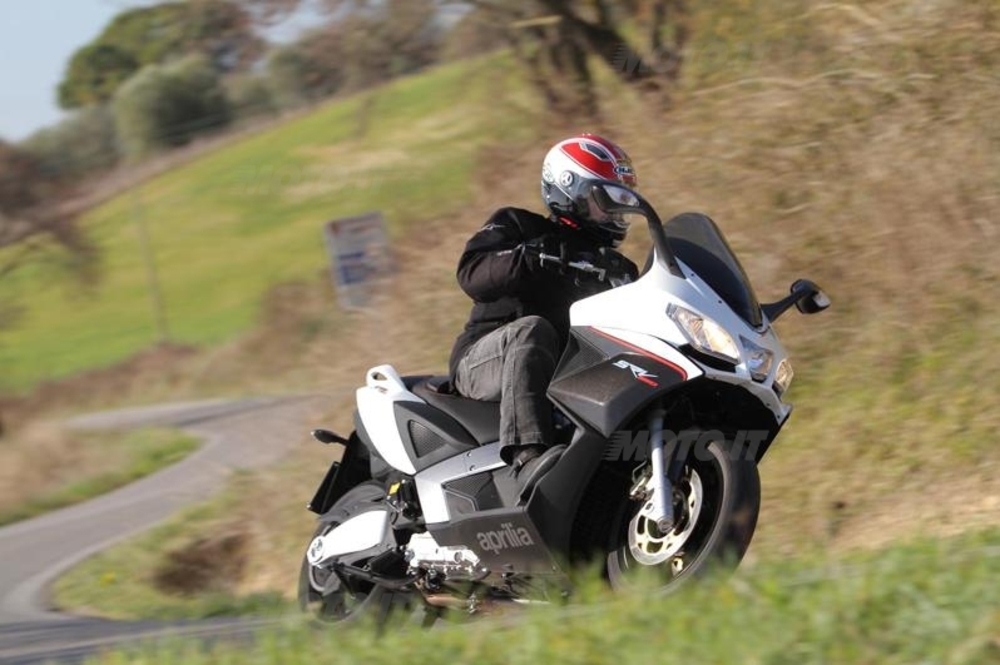 Prova Aprilia SRV 850 - Prove - Moto.it