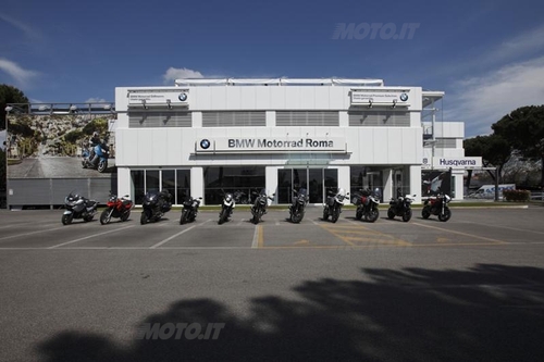 BMW Motorrad inaugura a Roma la più grande concessionaria del mondo ...