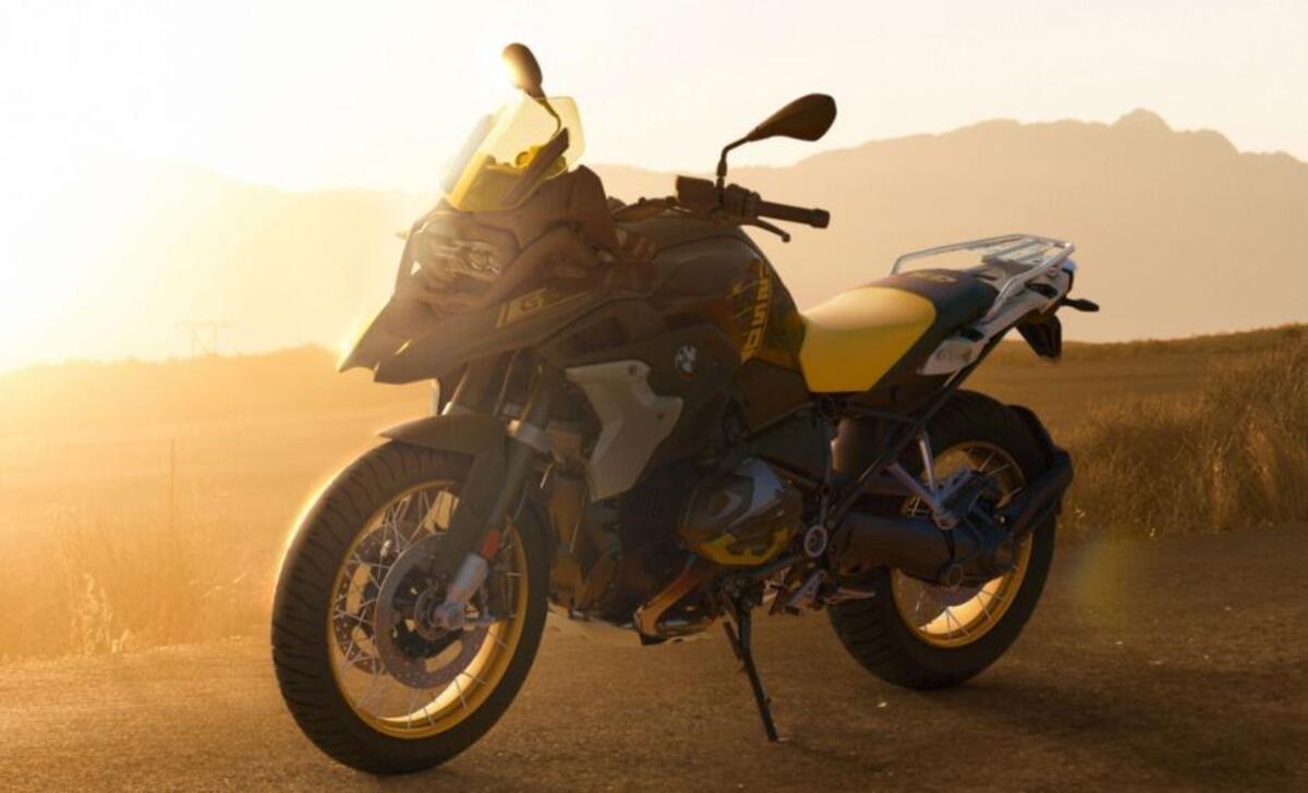 Bmw R 1250 GS - Edition 40 Years GS (2021), prezzo e scheda tecnica ...