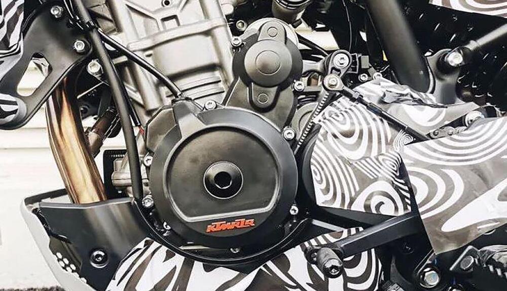 CF Moto MT800. Nuove foto spia dell'Adventure che è un po' KTM - News ...