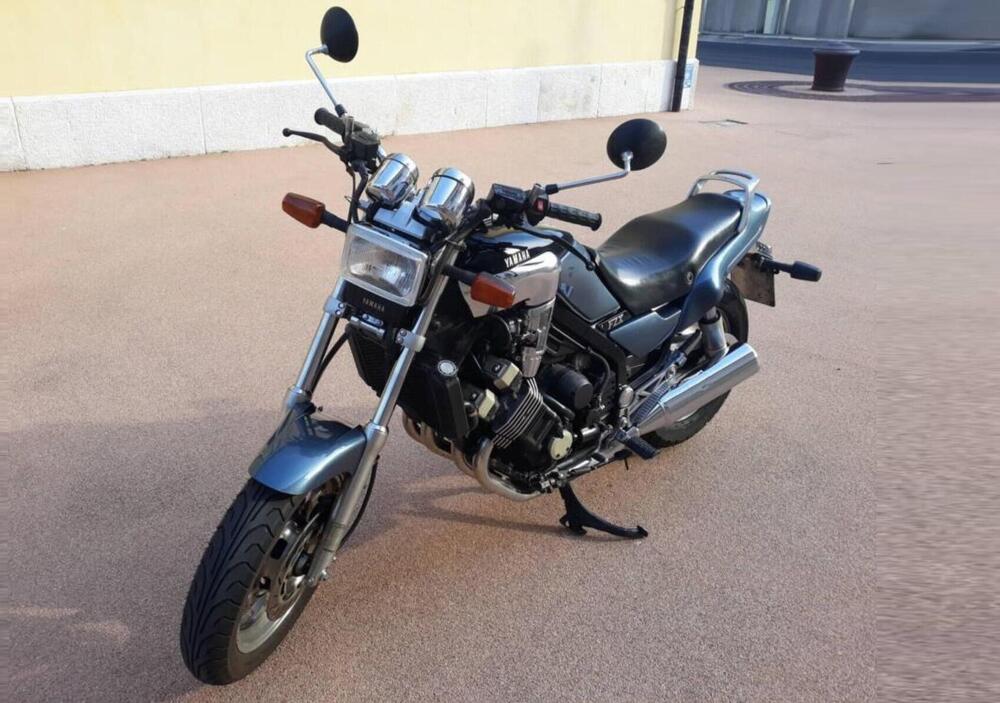 Yamaha FZX 750, prezzo e scheda tecnica - Moto.it