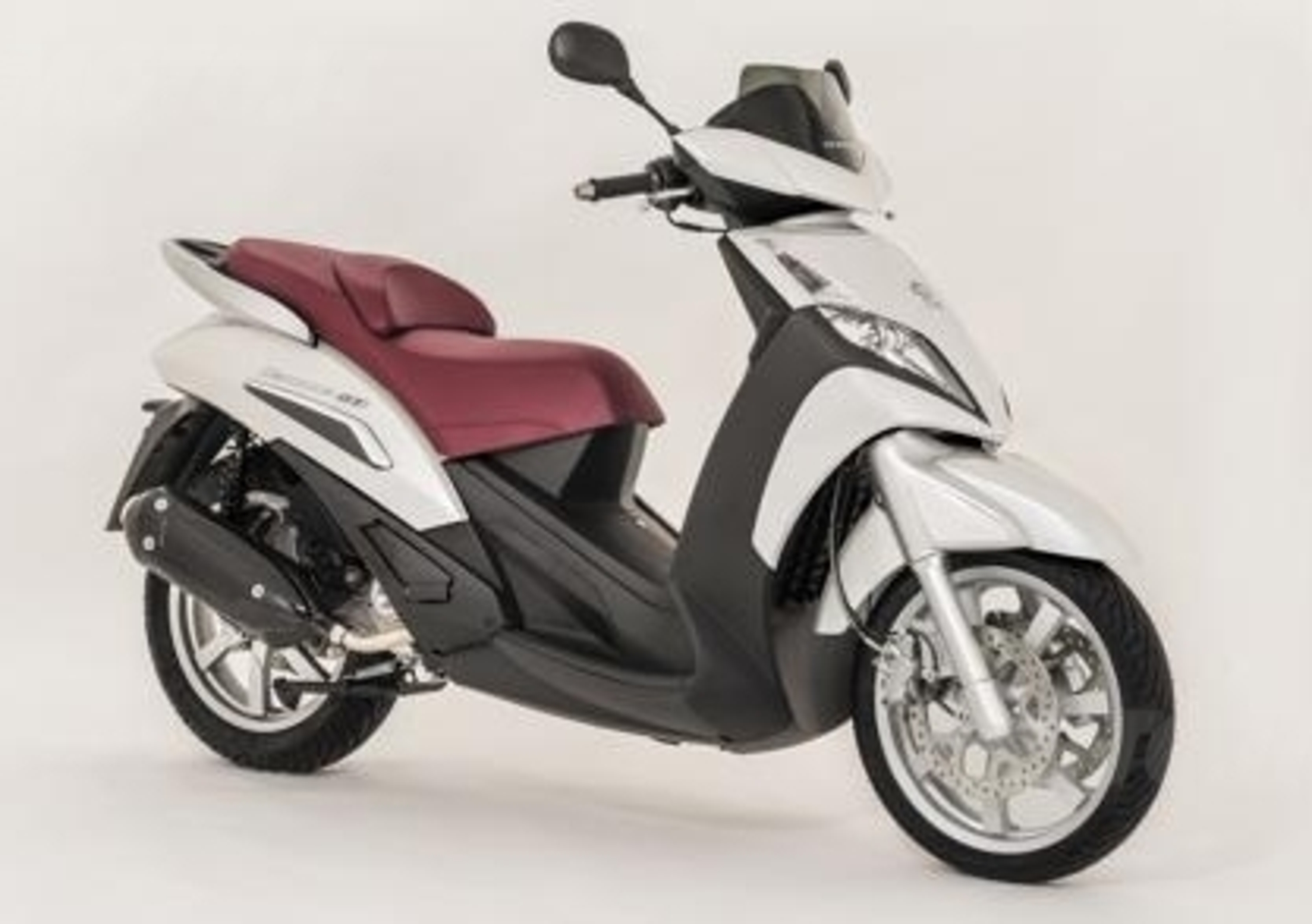 Geopolis 300 GT: Peugeot fa il bis - News - Moto.it