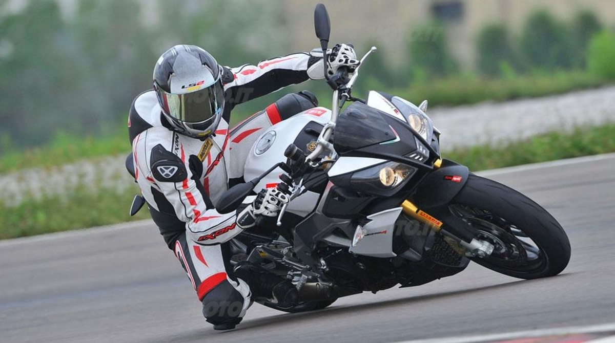 Prova Aprilia Tuono V4R ABS - Prove - Moto.it