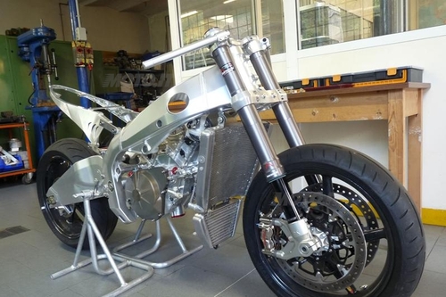 Massimo Clarke: E' fatta così la Vertemati Factory Infect - News - Moto.it