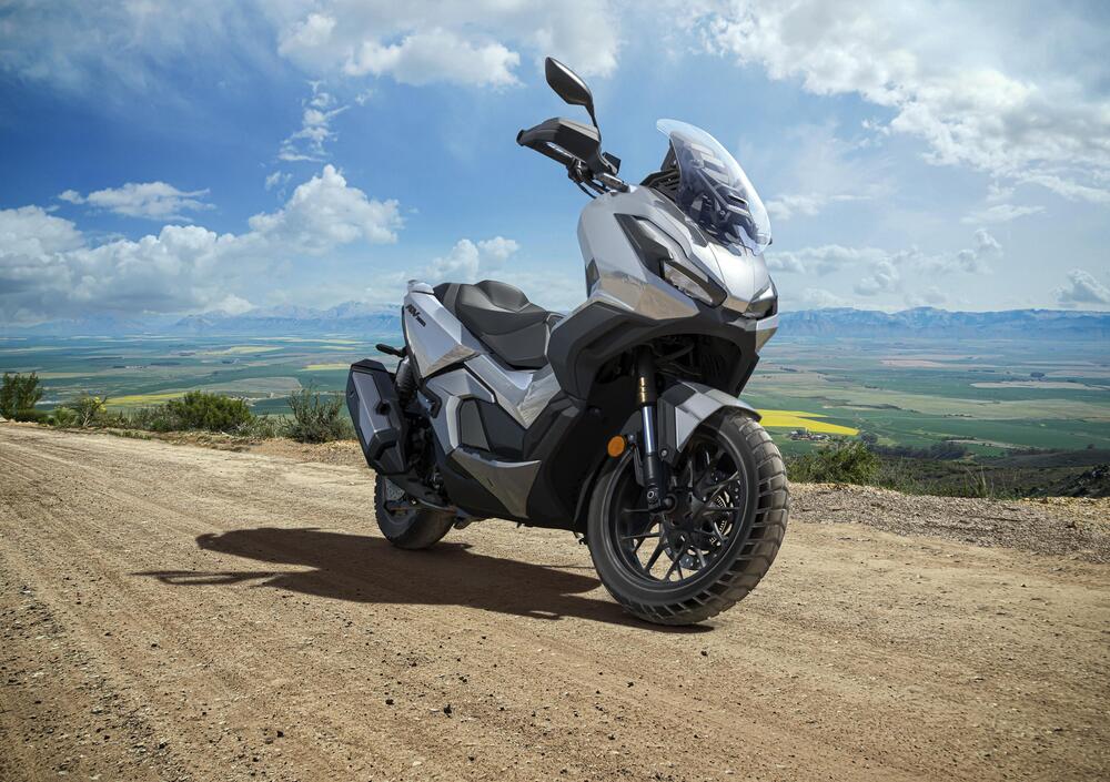 Honda ADV 350 TEST: Pronto a tutto - Prove - Moto.it
