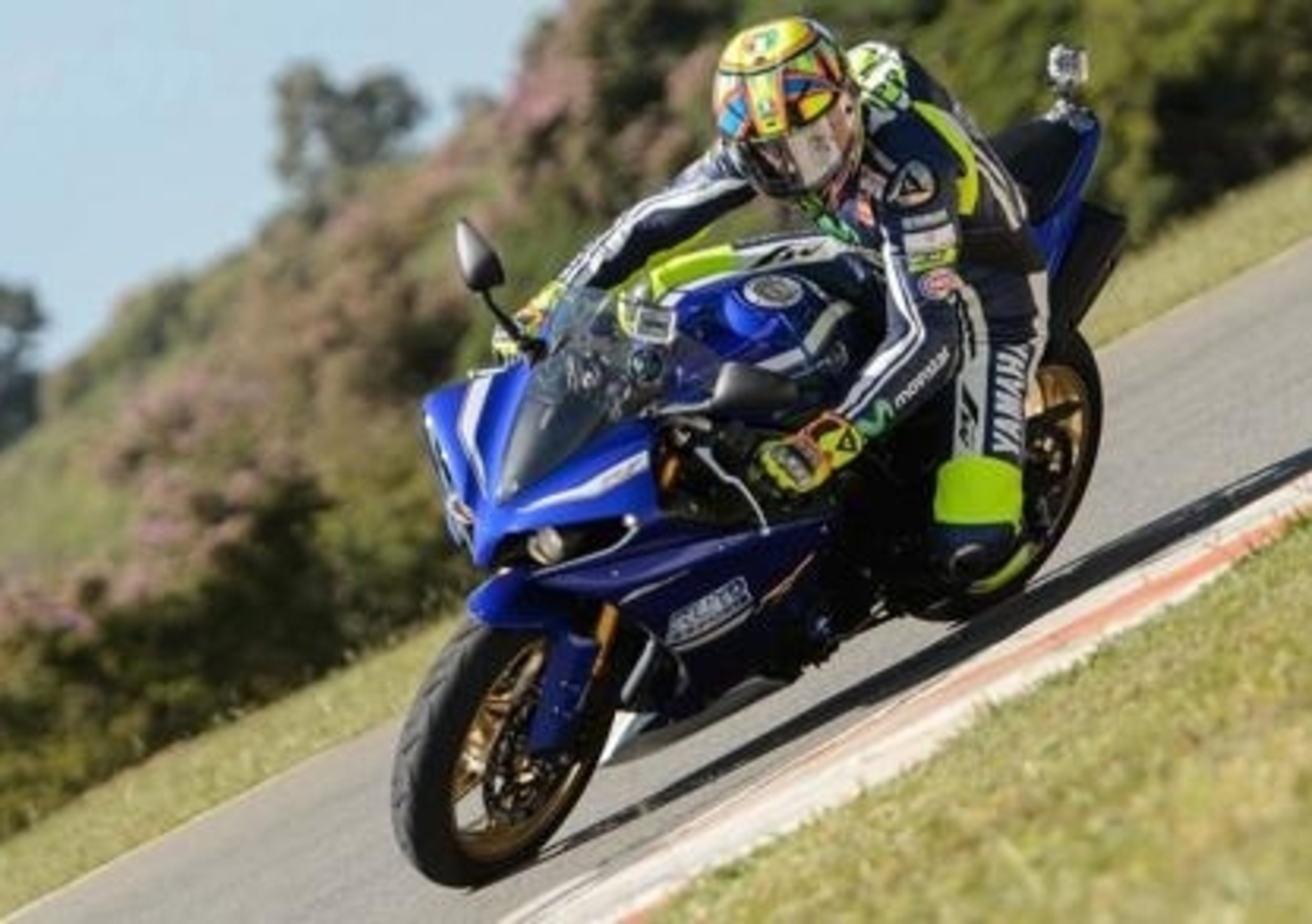 Yamaha YZF-R1M, nuovo modello Rossi style o final edition? - News - Moto.it
