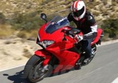 Prova Honda VFR 800F 2014 - Prove - Moto.it