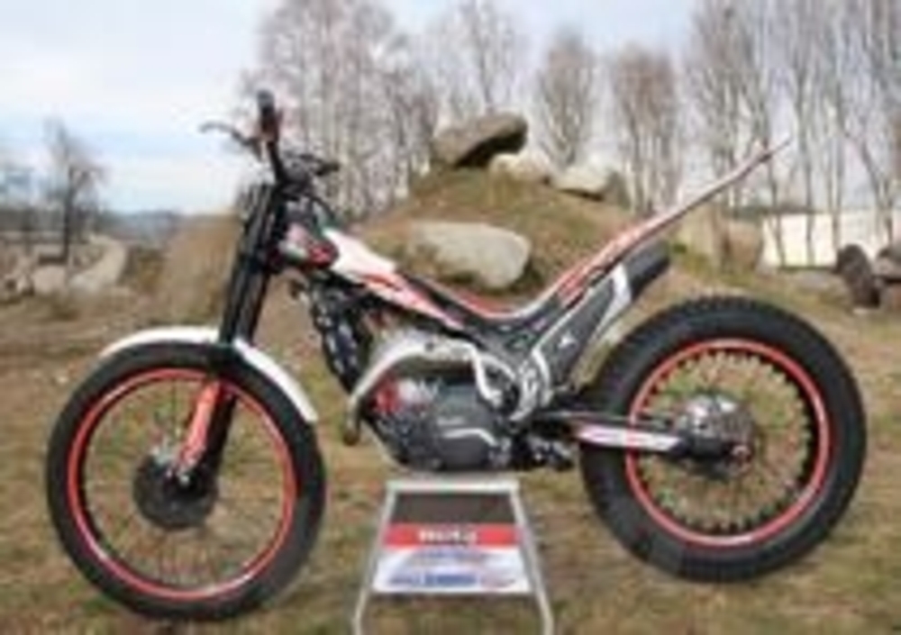 Prova Beta Evo 300 Factory Official by James Dabill - Prove - Moto.it