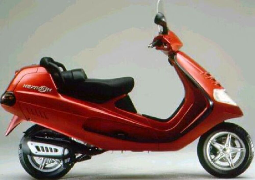 Piaggio Hexagon 180 (1998 - 01), prezzo e scheda tecnica - Moto.it