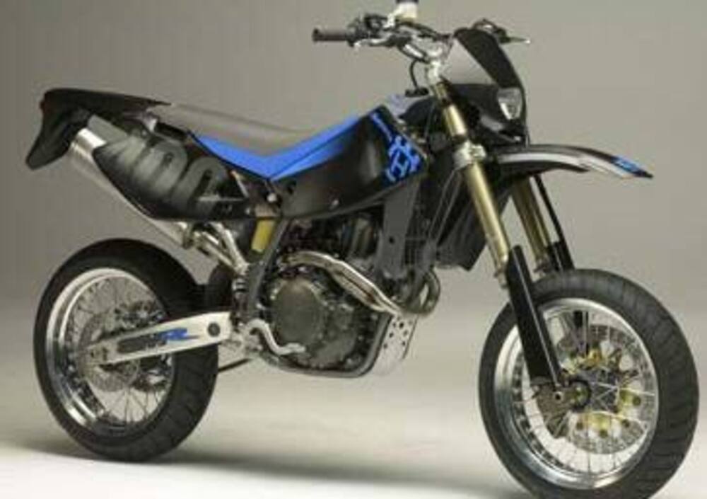 Husqvarna SM 400 R (2002), prezzo e scheda tecnica - Moto.it