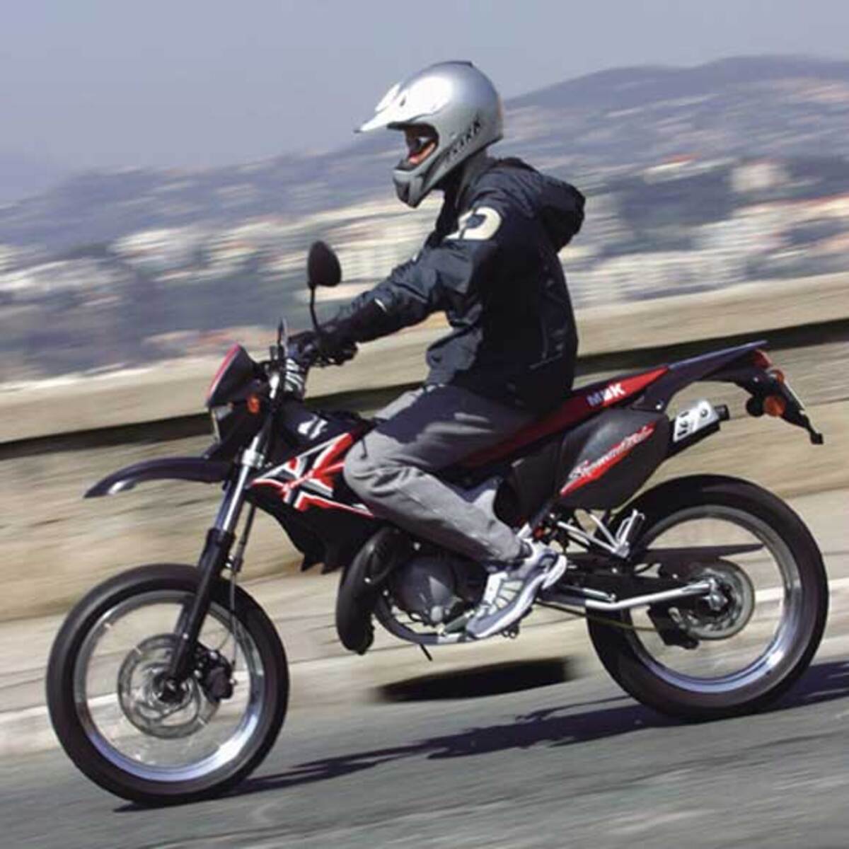 Mbk X-Limit SM, prezzo e scheda tecnica - Moto.it