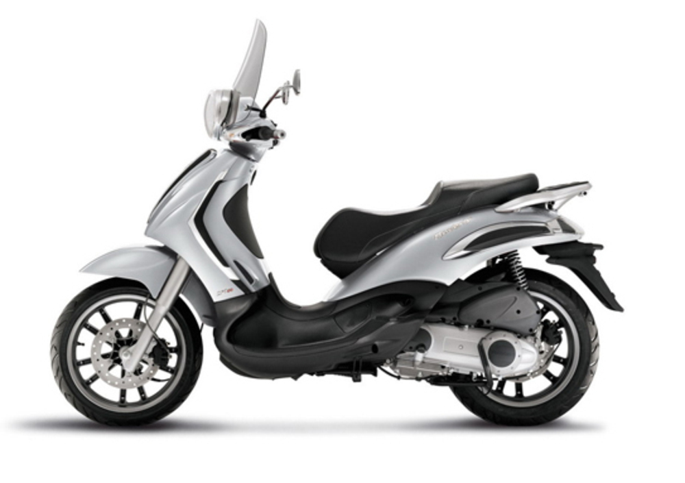 Piaggio Beverly Tourer 250, prezzo e scheda tecnica - Moto.it