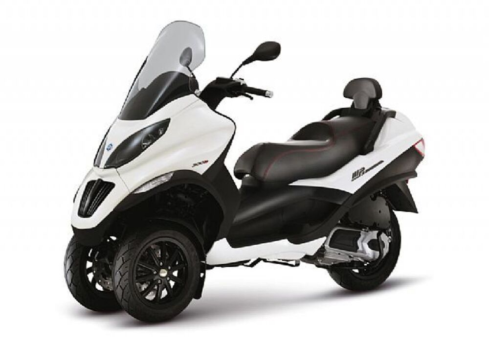 Piaggio MP3 300 Sport (2010 - 11), prezzo e scheda tecnica - Moto.it
