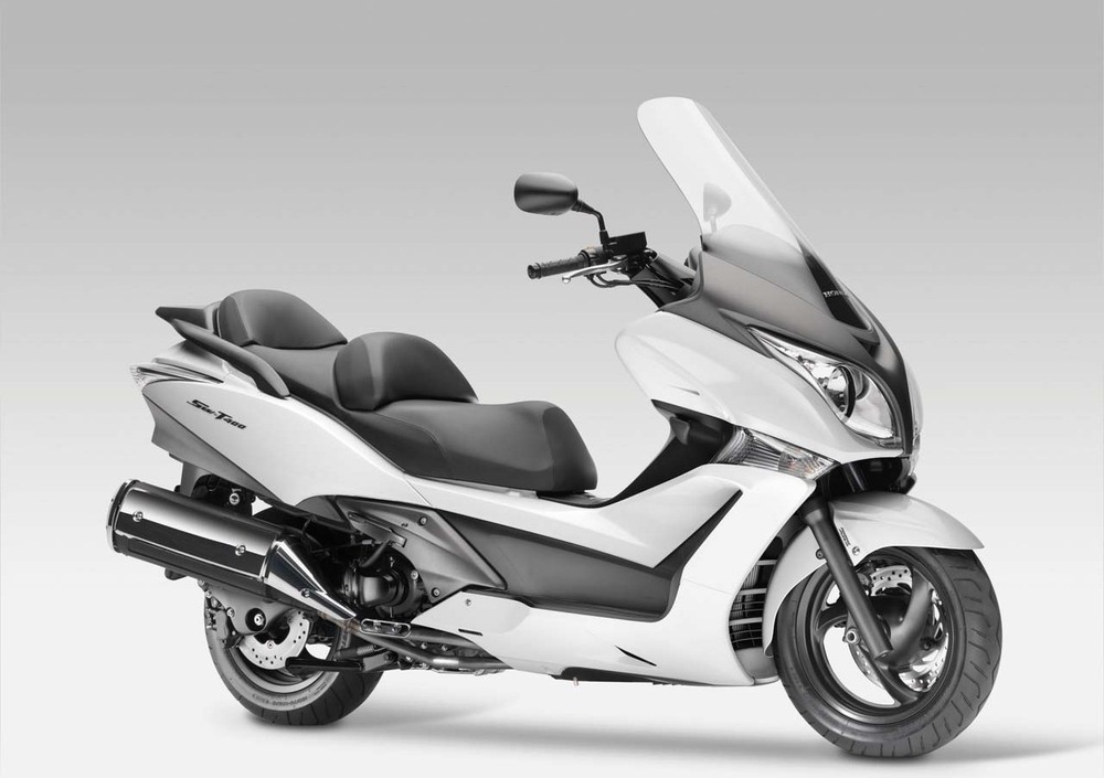 Honda SW-T 400, prezzo e scheda tecnica - Moto.it