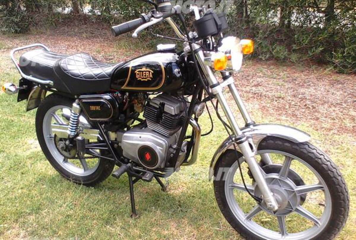Gilera T4 200, prezzo e scheda tecnica - Moto.it