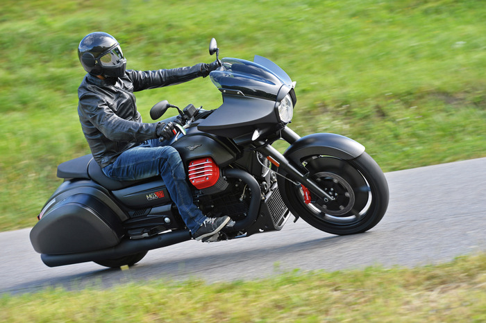 Prova Moto Guzzi MGX-21: test - Prove - Moto.it