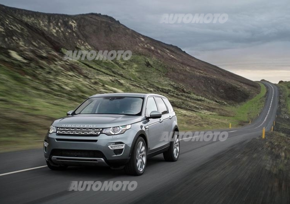 New Land Rover Discovery Sport vs Freelander 2 - Saloni - Automoto.it
