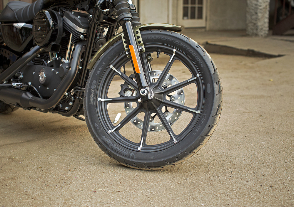Harley-Davidson 883 Iron (2017 - 20) - XL 883N, prezzo e scheda tecnica ...