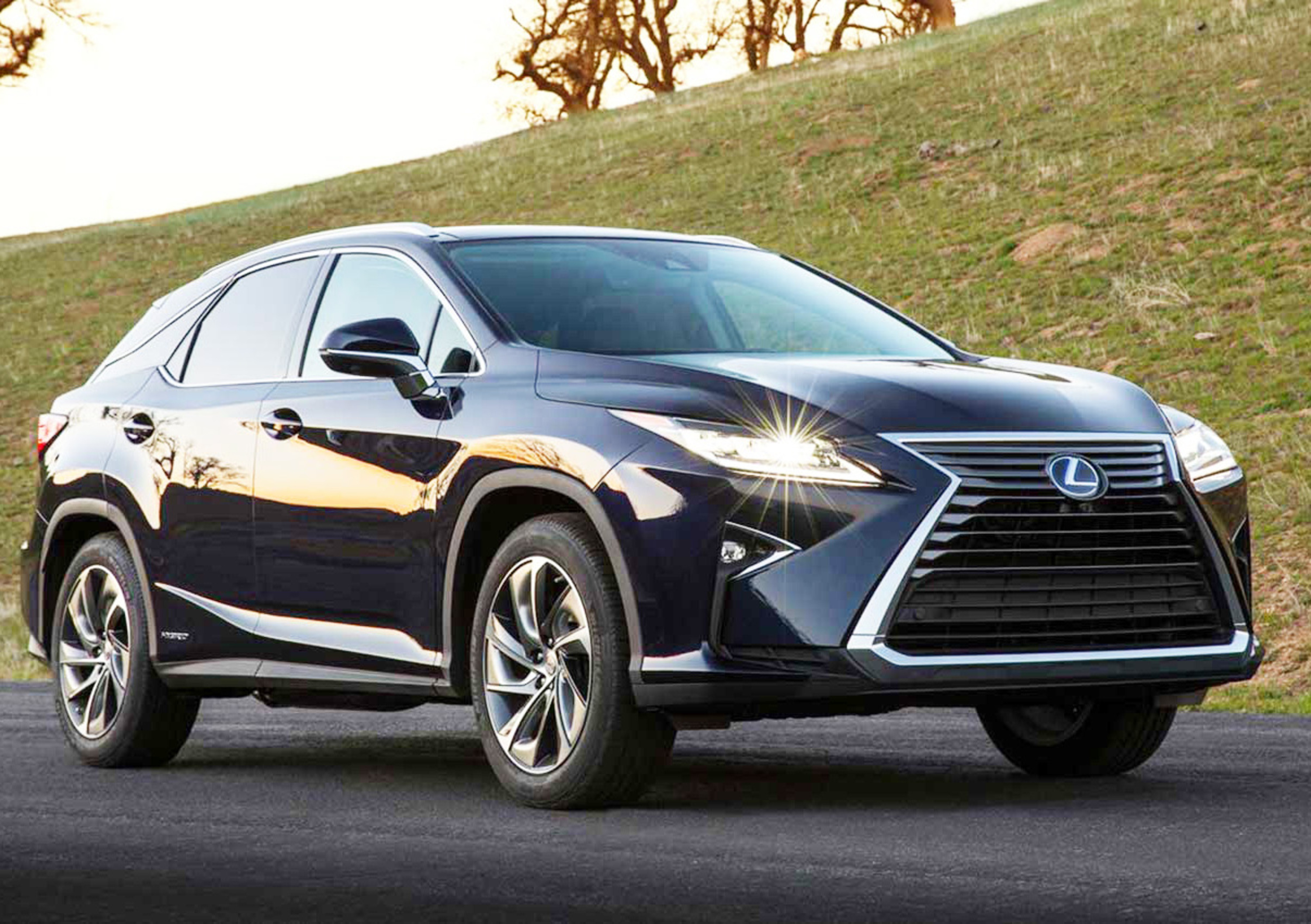 Nuova Lexus RX: design sempre più tagliente e futuristico - News ...
